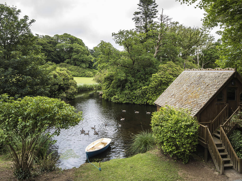 13 Rural Weekend Getaways From London For a Remote Country Retreat