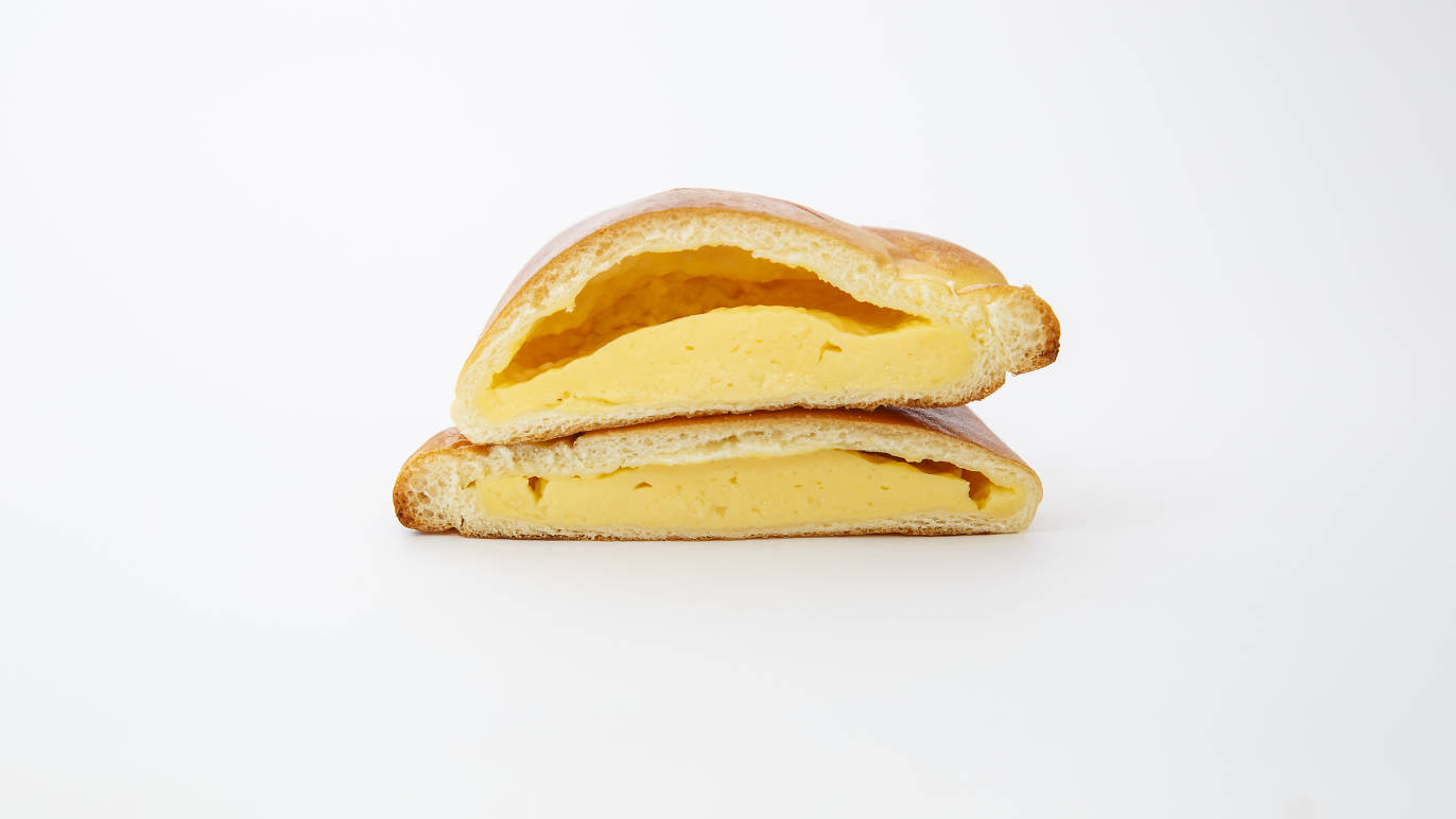 10 Japanese breads you have to try: truffle roll, curry bun, melonpan ...