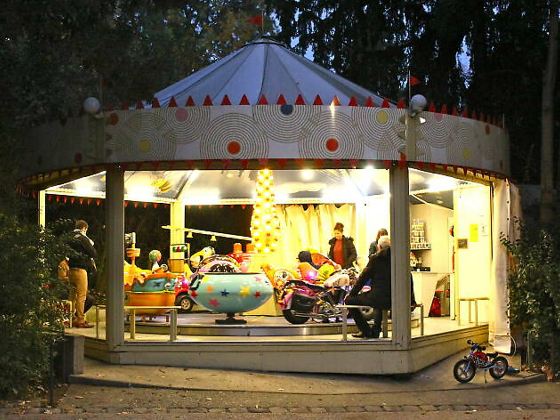 Les plus beaux manèges de Paris