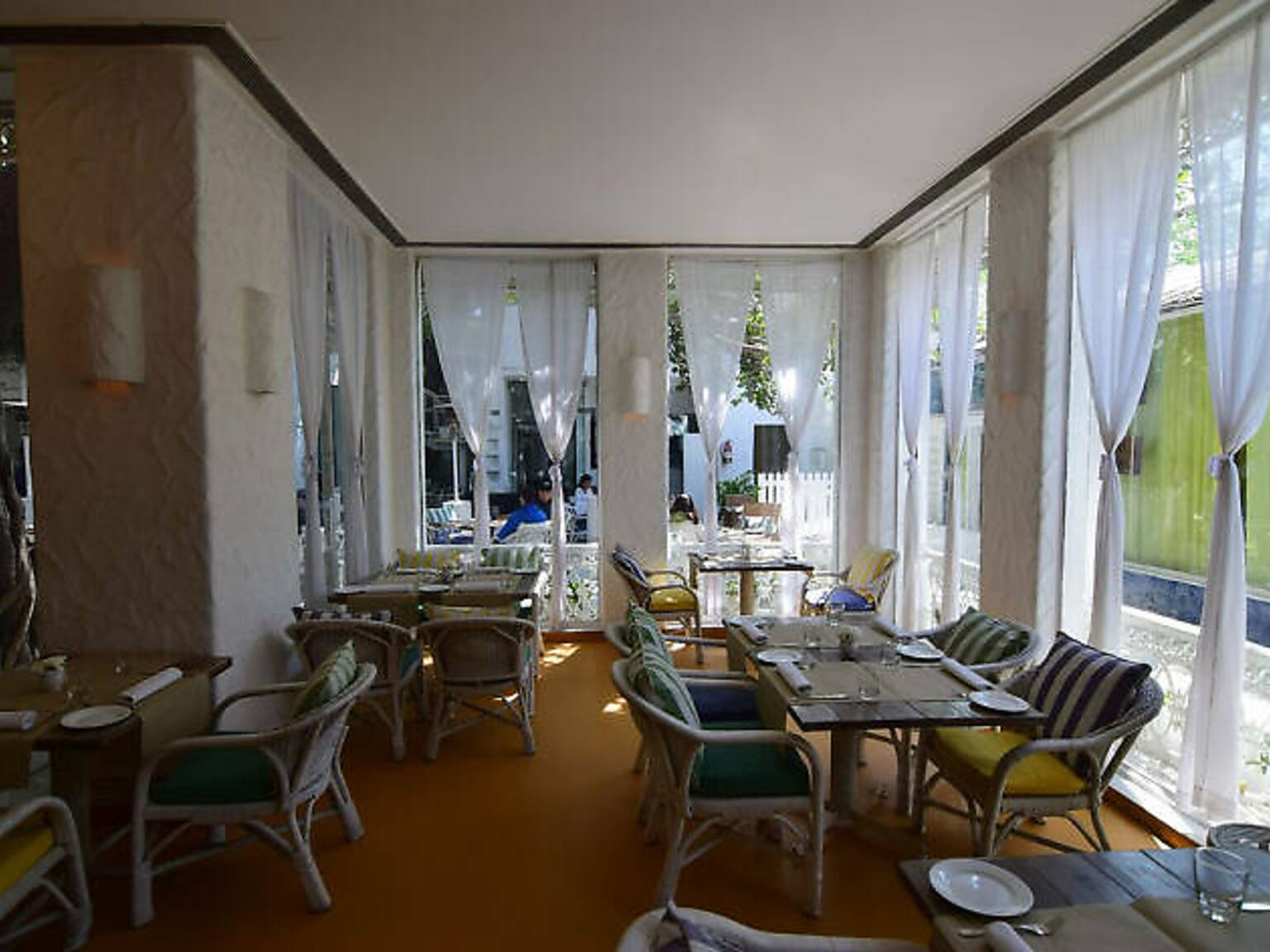 9 Best Bars in Delhi for Drinks and Good Times