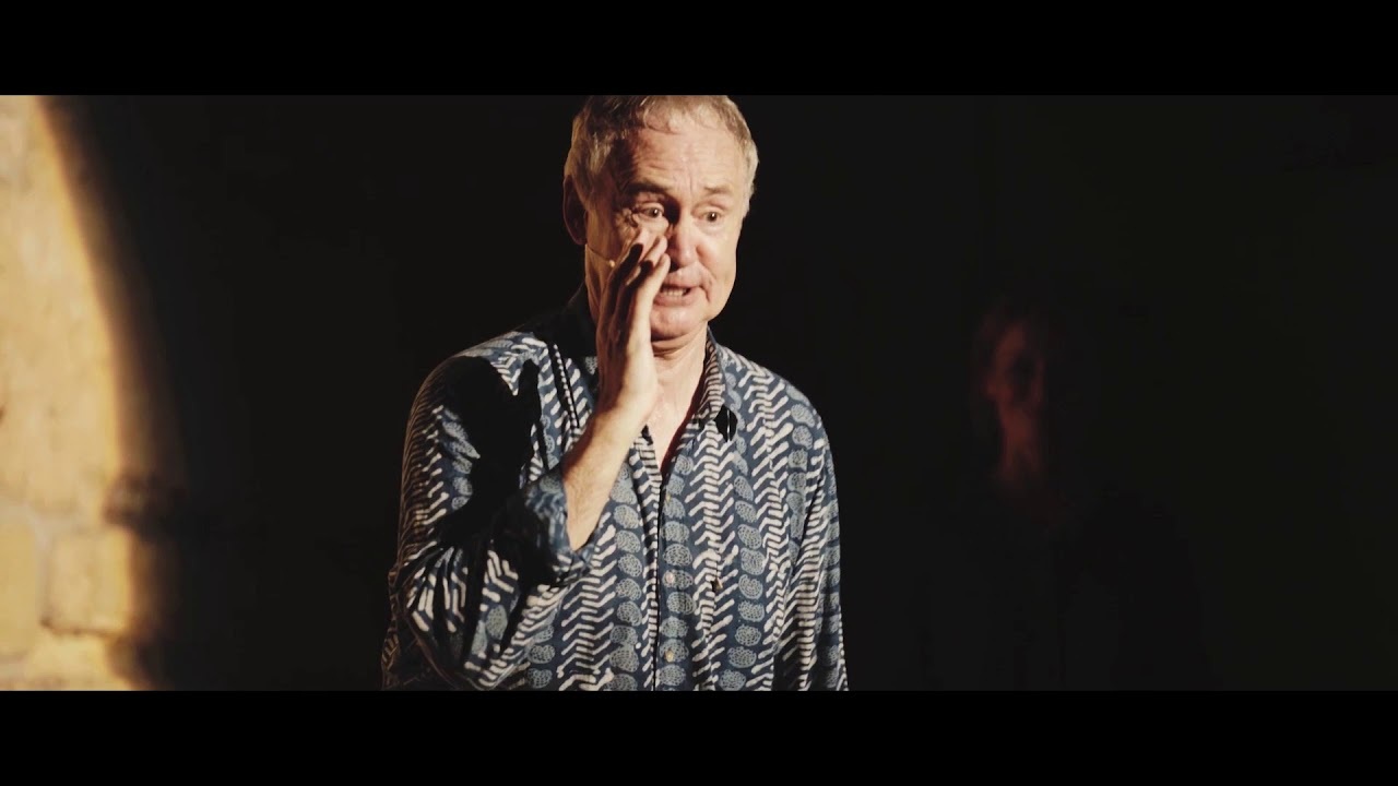 Nigel Planer. Hey titus! Mola!