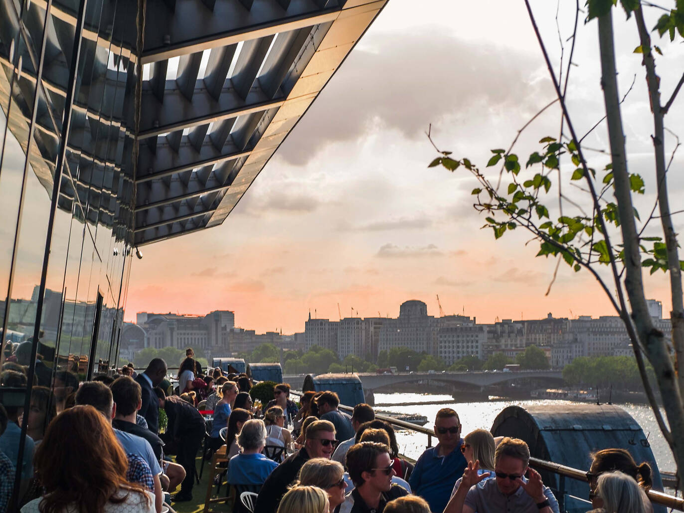 4 Best South Bank Bars | Where To Drink Along The South Bank