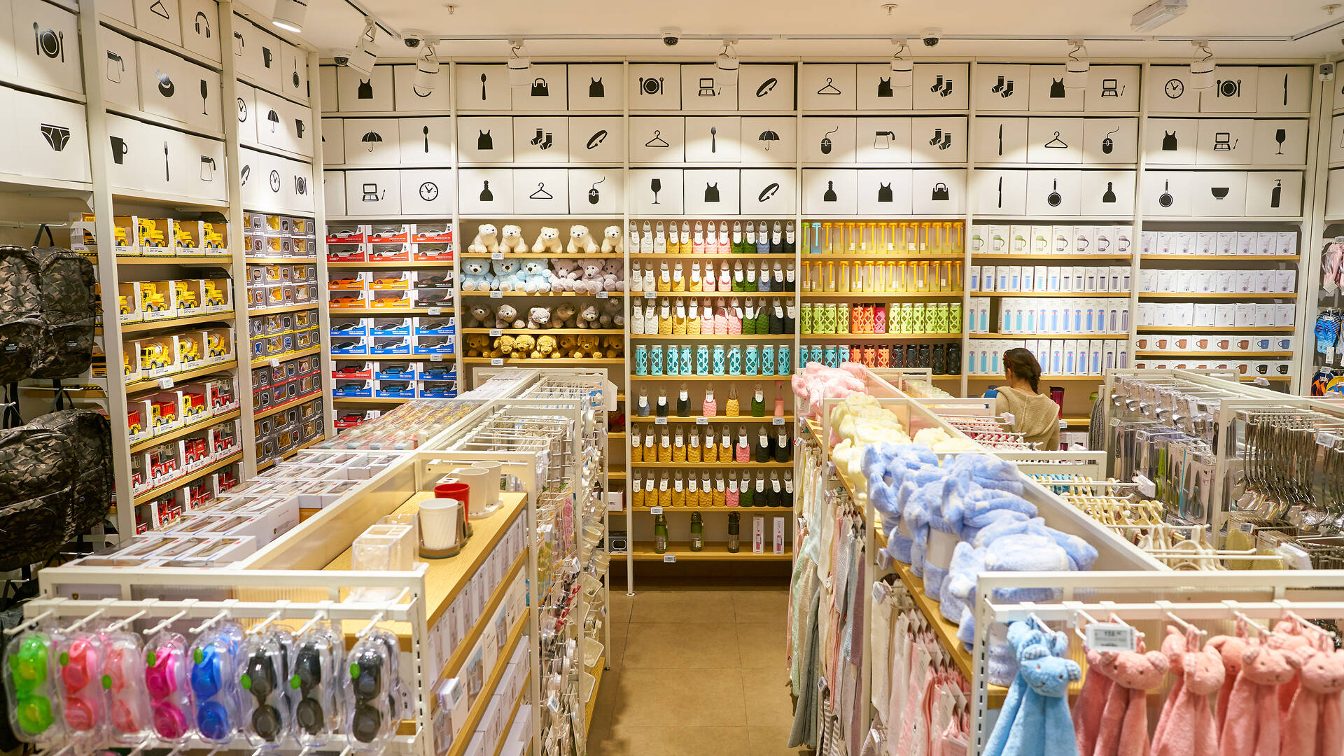 5 ways to wear Classic Blue: the 2020 Pantone Colour of the Year