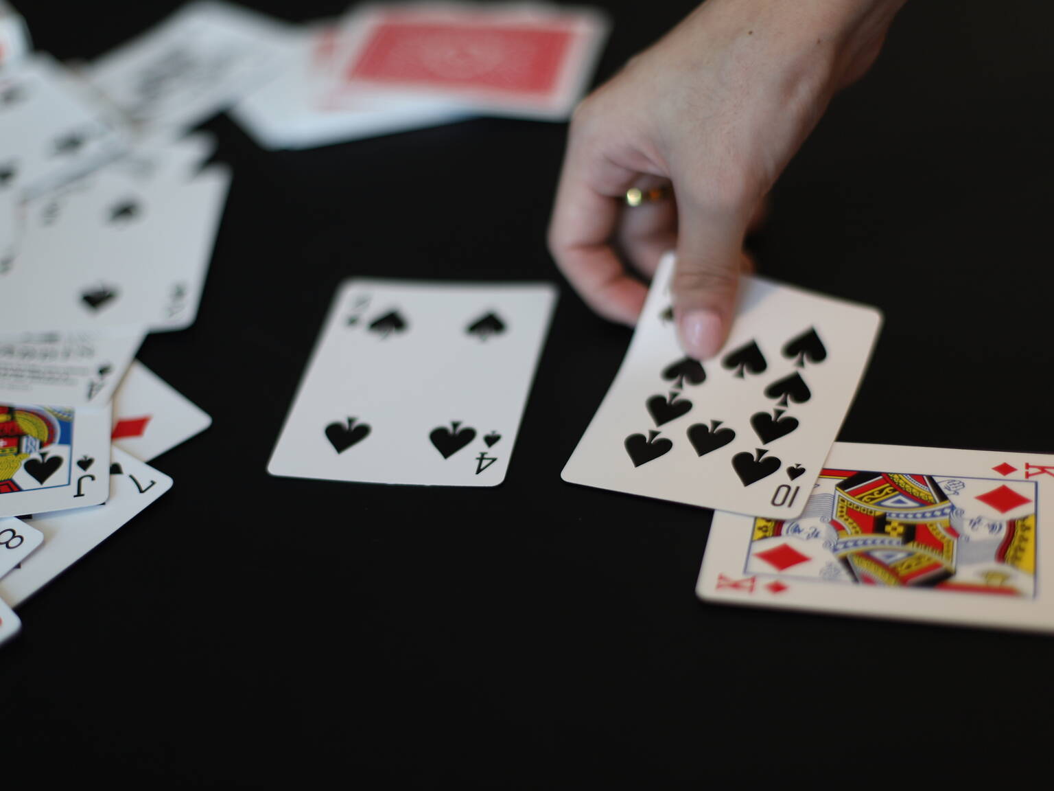 How To Play In-Between Cards Game