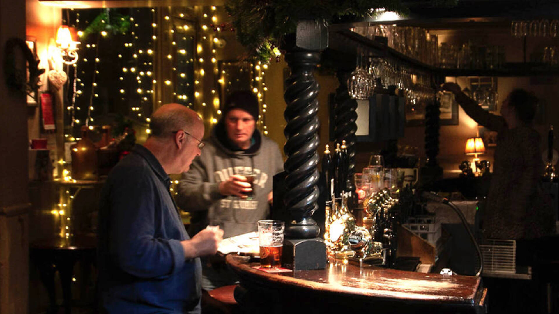 13 Best Hammersmith Pubs | Where To Drink Near The River