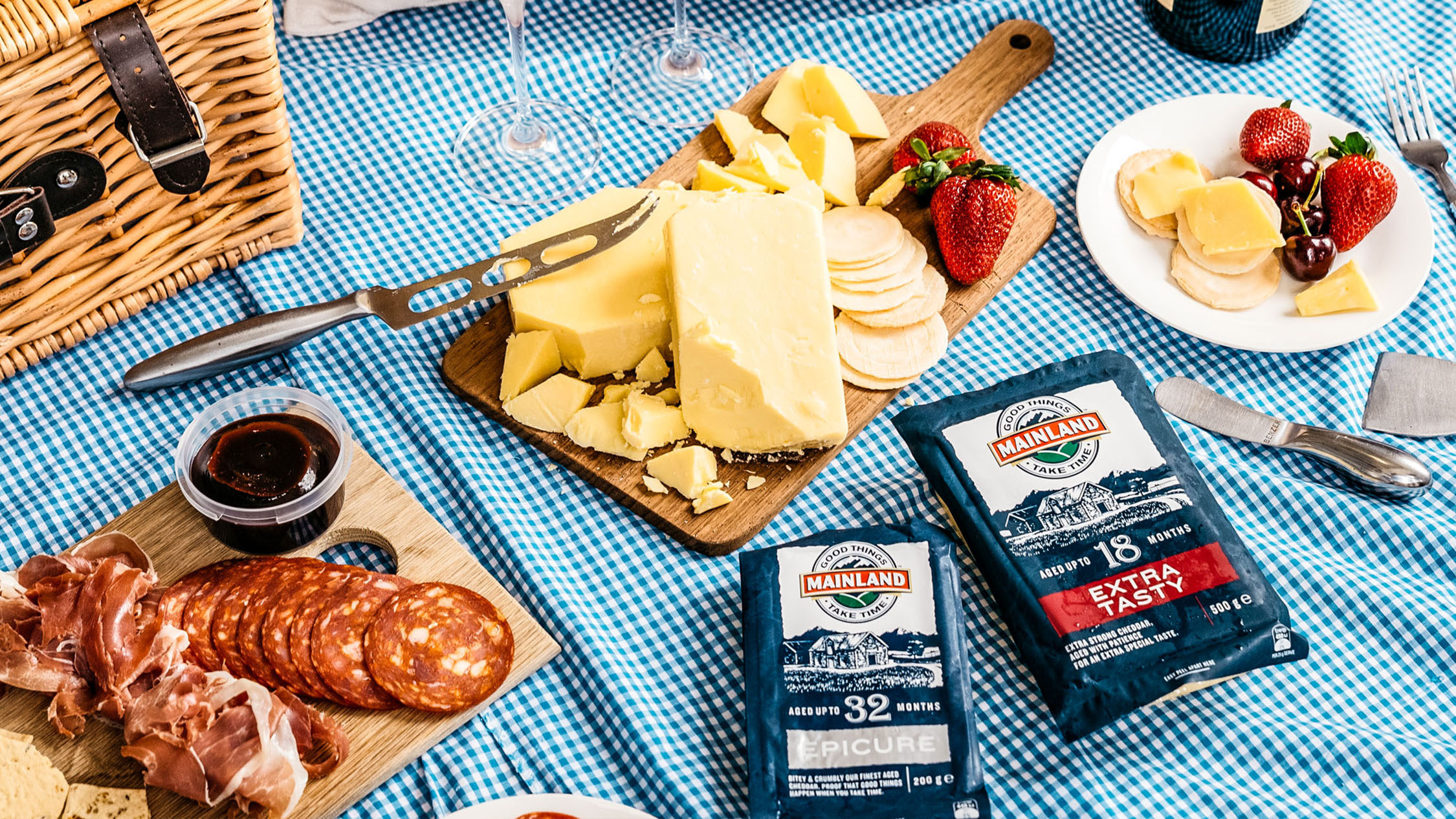 How to pack the perfect picnic with Mainland Cheese