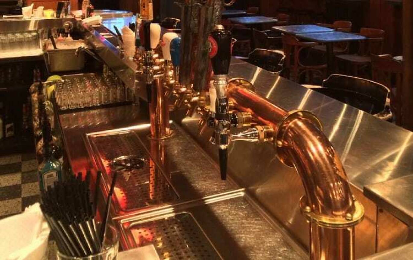 15 Best Dive Bars in Montreal to Grab Cheap Beers and Shots