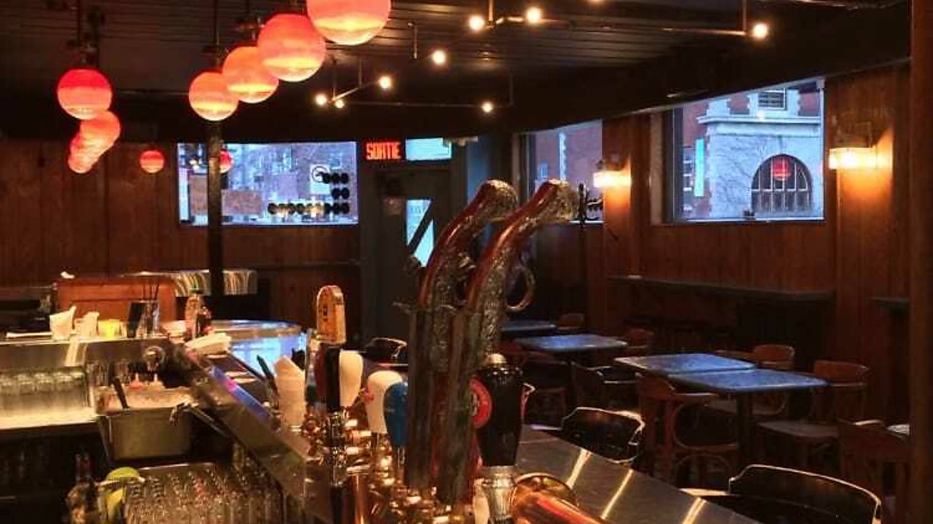 15 Best Dive Bars in Montreal to Grab Cheap Beers and Shots