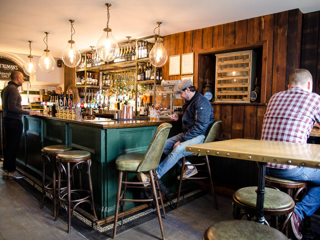 9 Best Pubs In Fitzrovia For Drinking Away From The Crowds