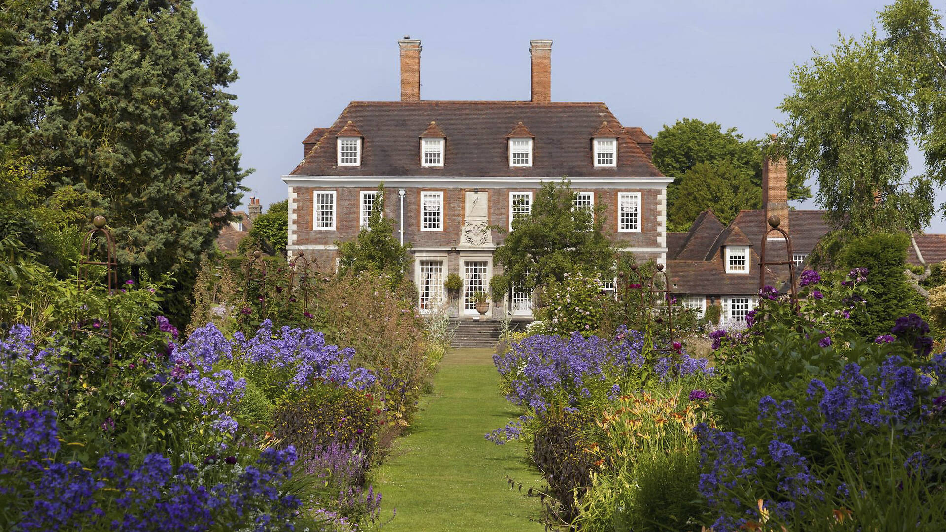 13 Best Things To Do in Sandwich, Kent | From Roman Ruins To Beach Walks