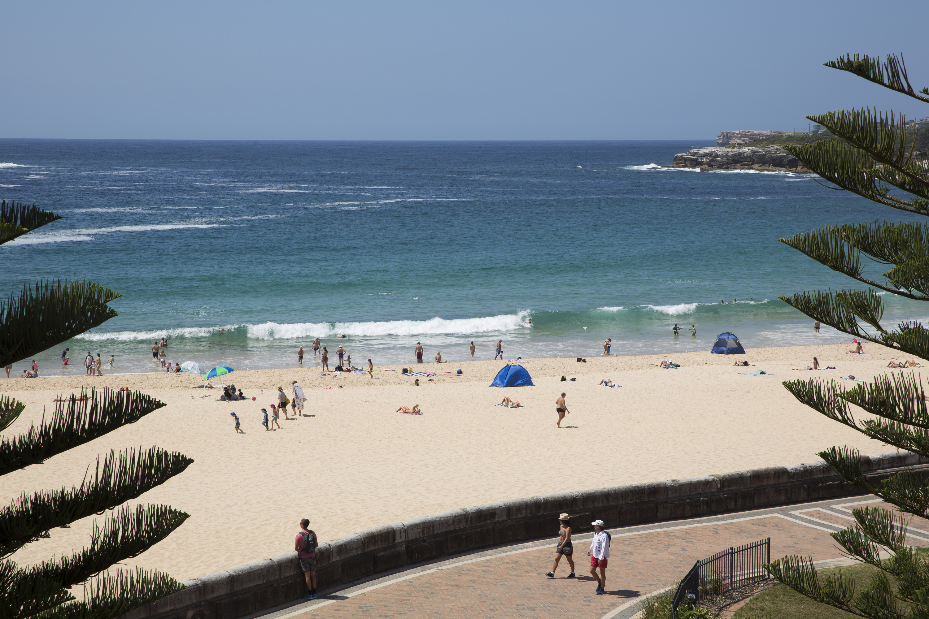 Three major Sydney beaches reopen, but only for essential exercise