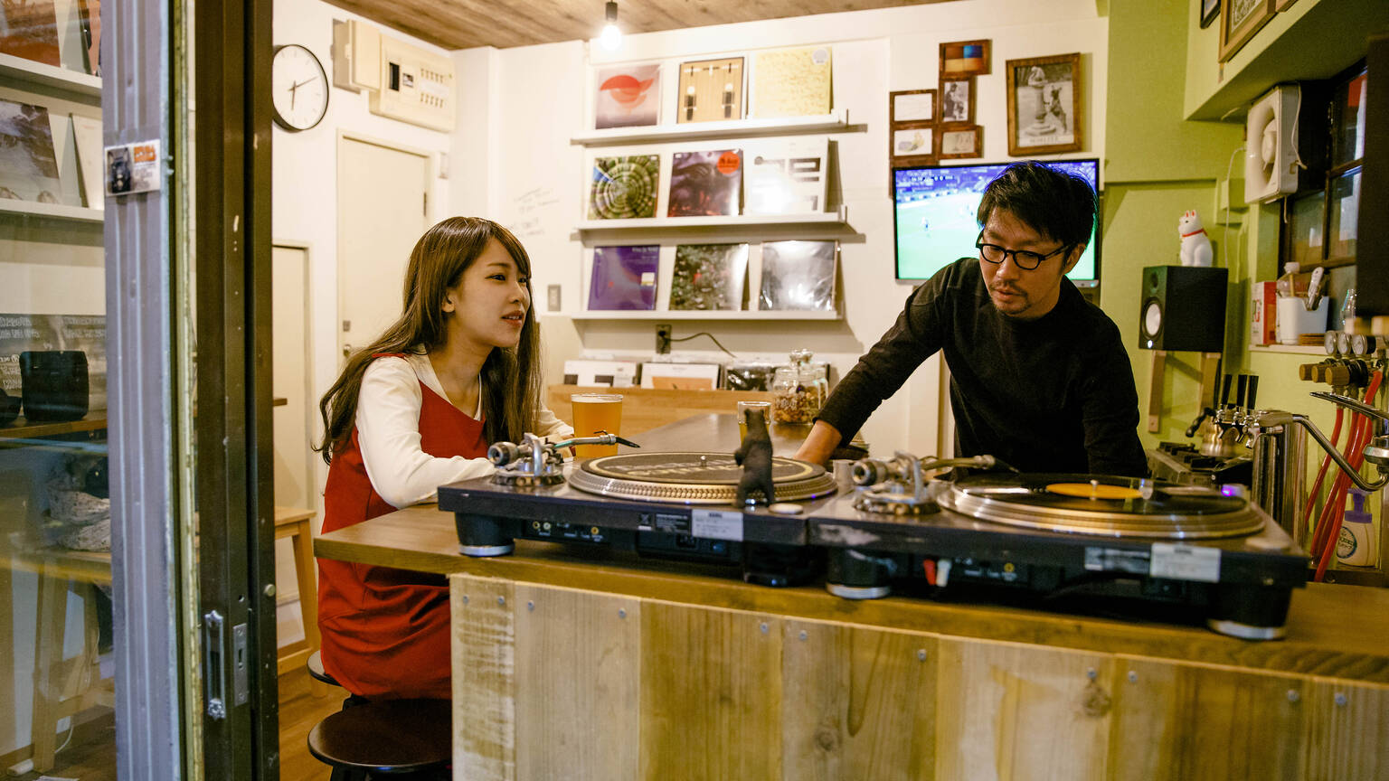 Best record stores with bars in Tokyo | Time Out Tokyo