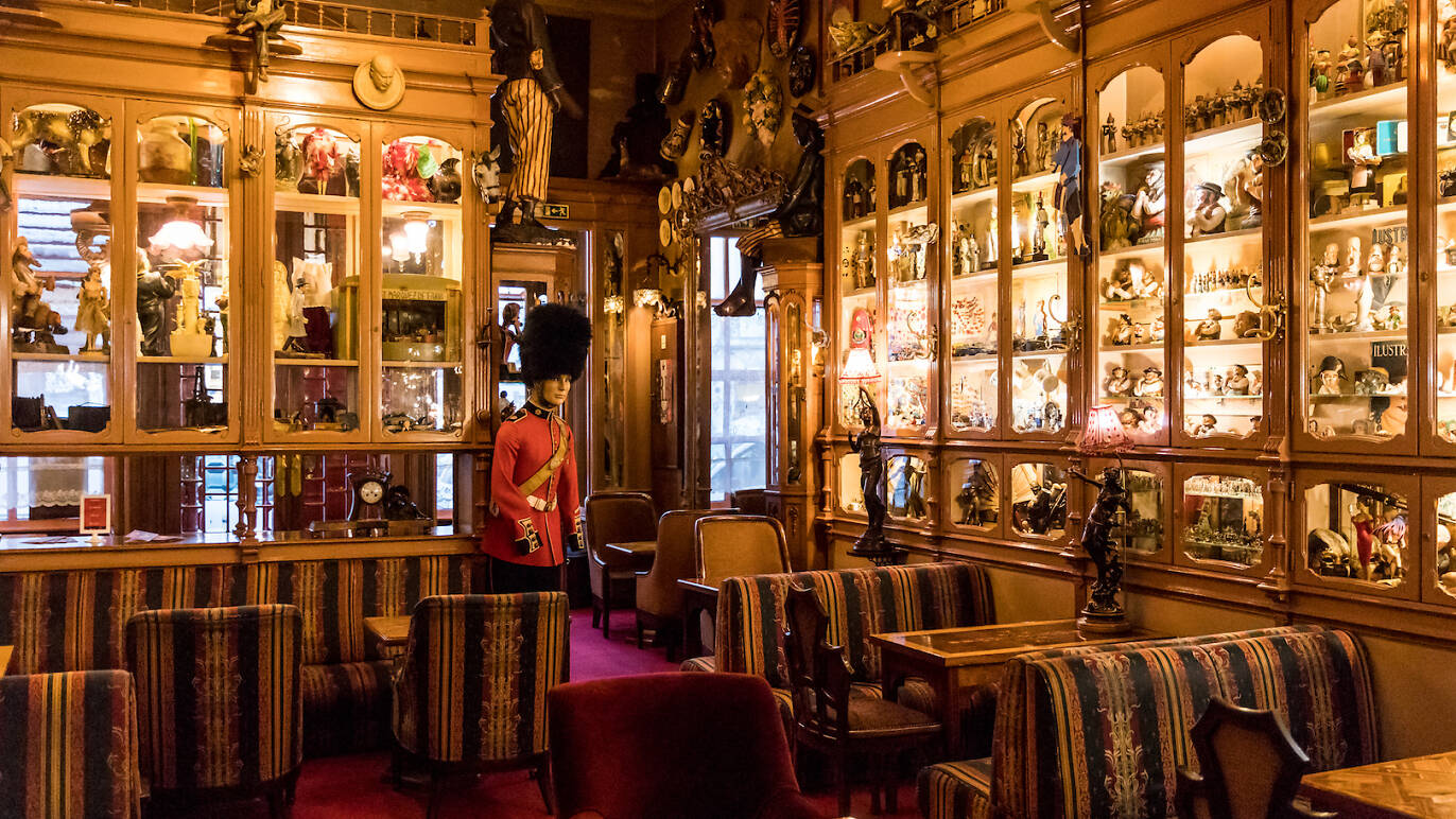 Conheça os melhores bares históricos em Lisboa