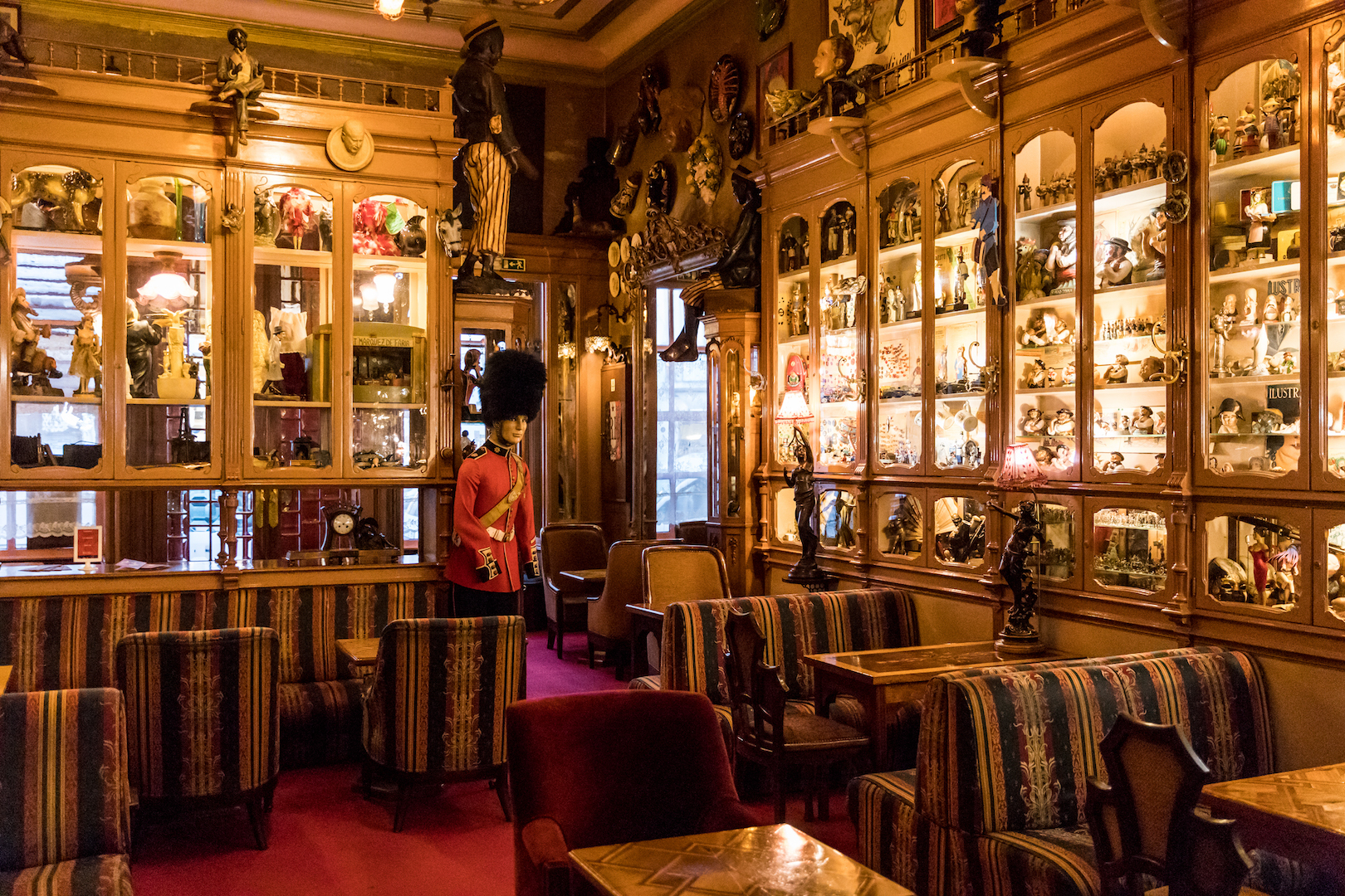 Conheça os melhores bares históricos em Lisboa