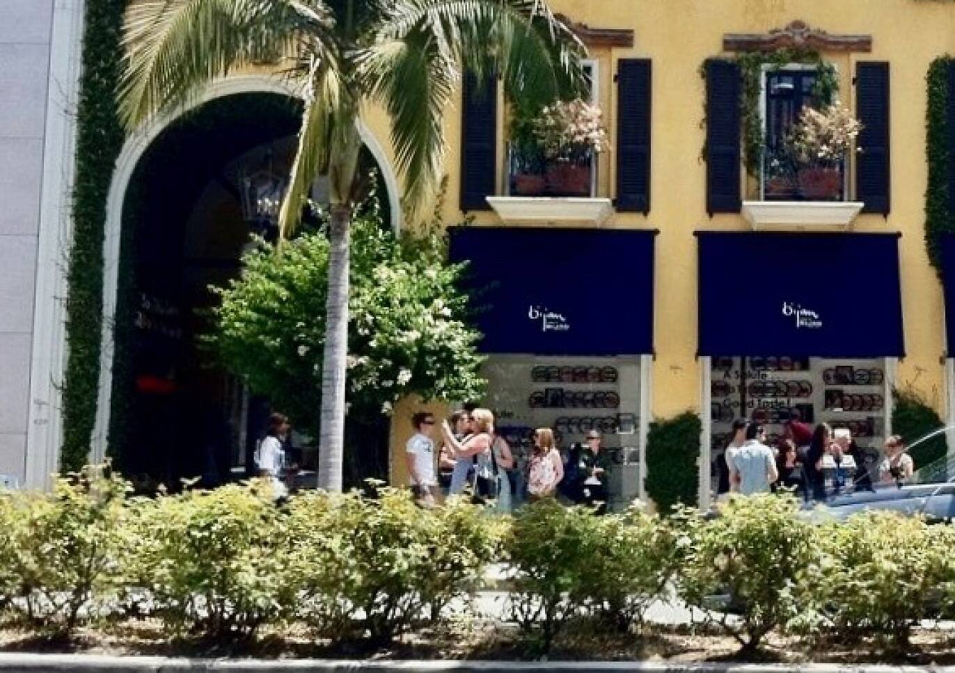 Rodeo Drive Stores and Attractions to Visit Right Now