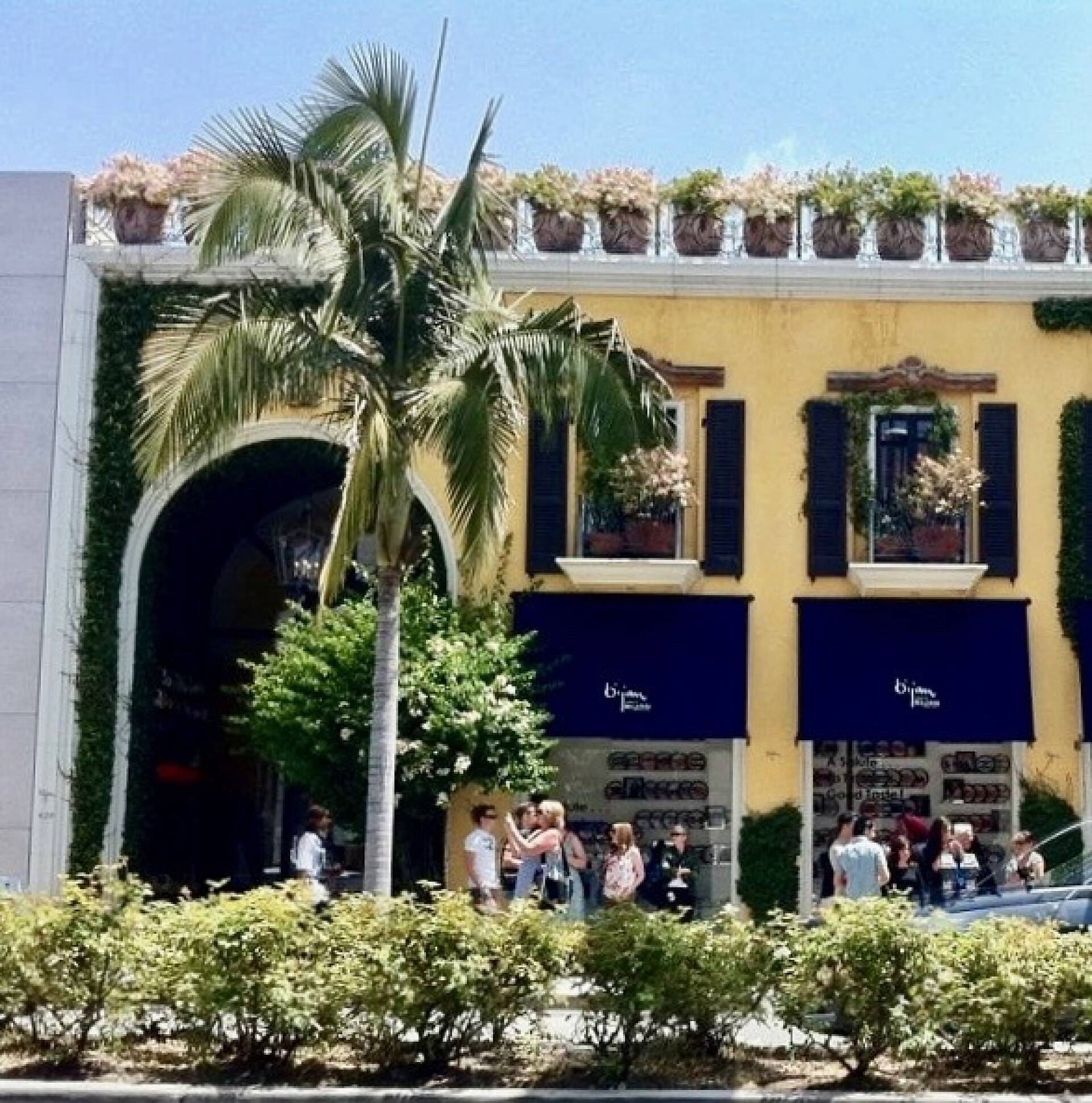 Rodeo Drive Stores and Attractions to Visit Right Now