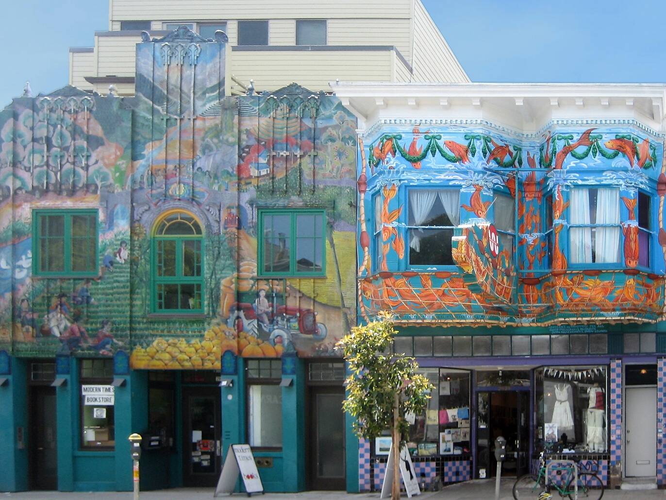 10 Best Mission Murals to See Spectacular Works of Art