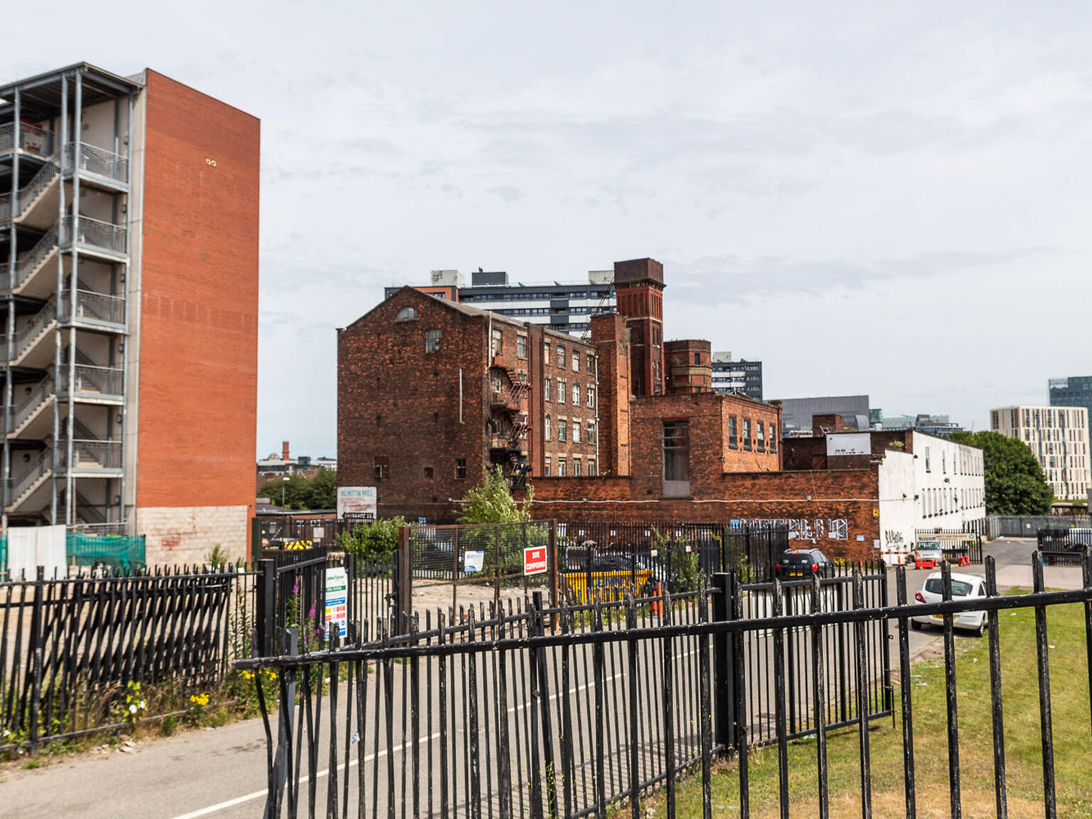 12 Best Art Galleries In Manchester To Visit