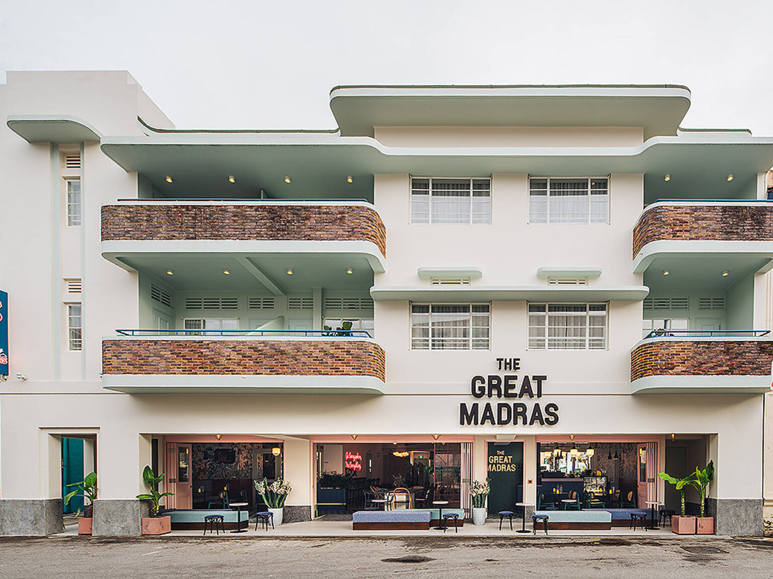 9 Beautiful Art Deco Buildings in Singapore