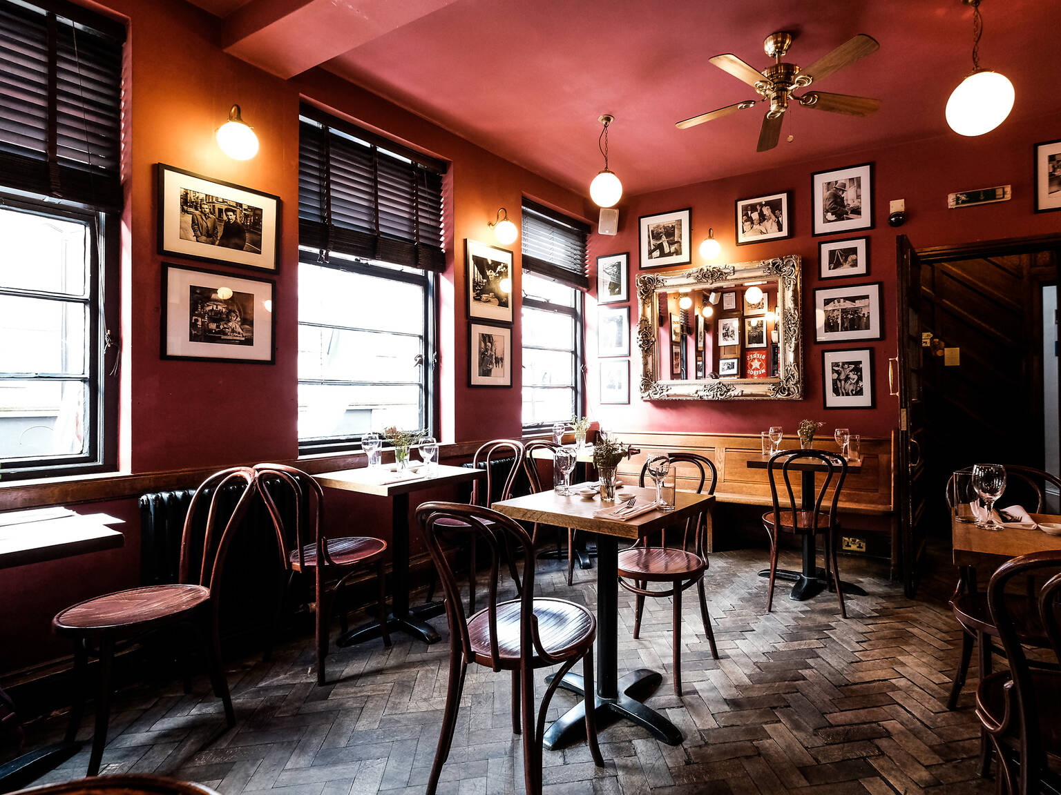 London's Best Historic Pubs | 11 Old Boozers With a Story To Tell