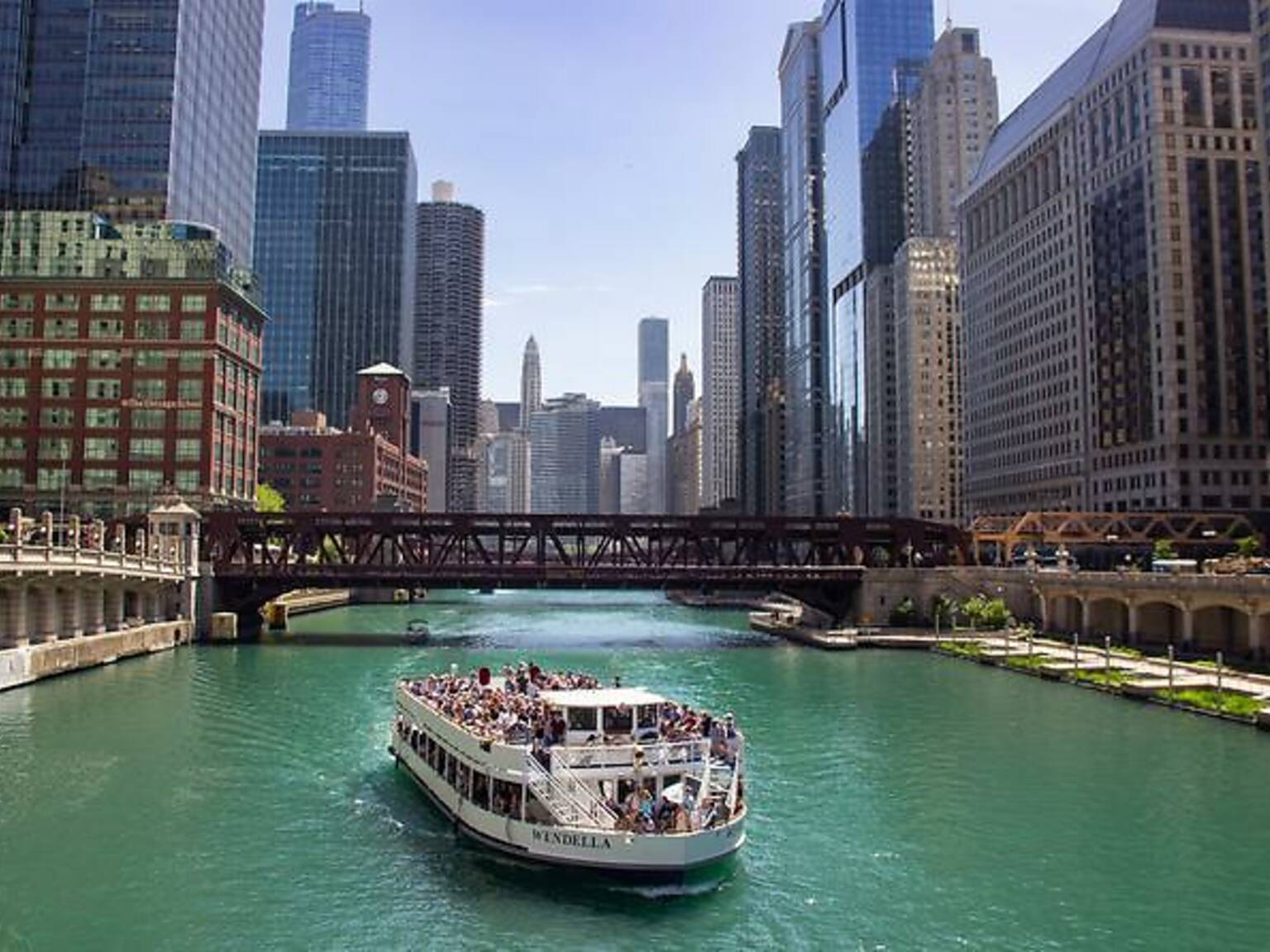 18 Best Architecture Tours of Chicago for Locals and Tourists
