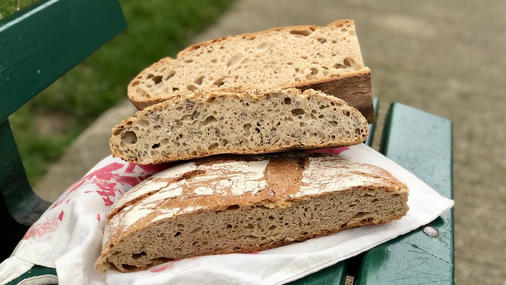 The Best Bakeries in Paris, According To Local Food Critics (2026)