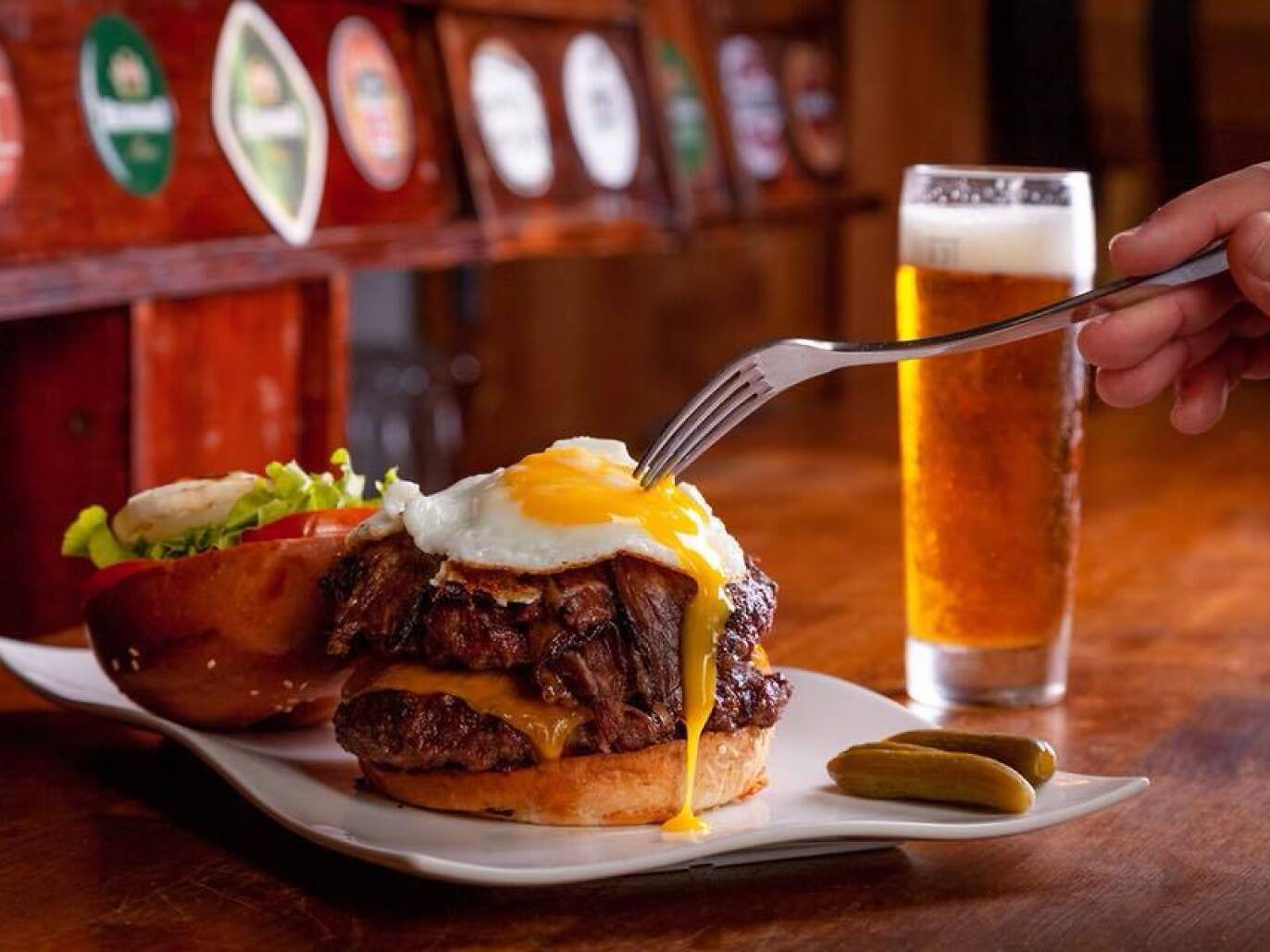 The ten best bars, live music and food in Haifa nightlife