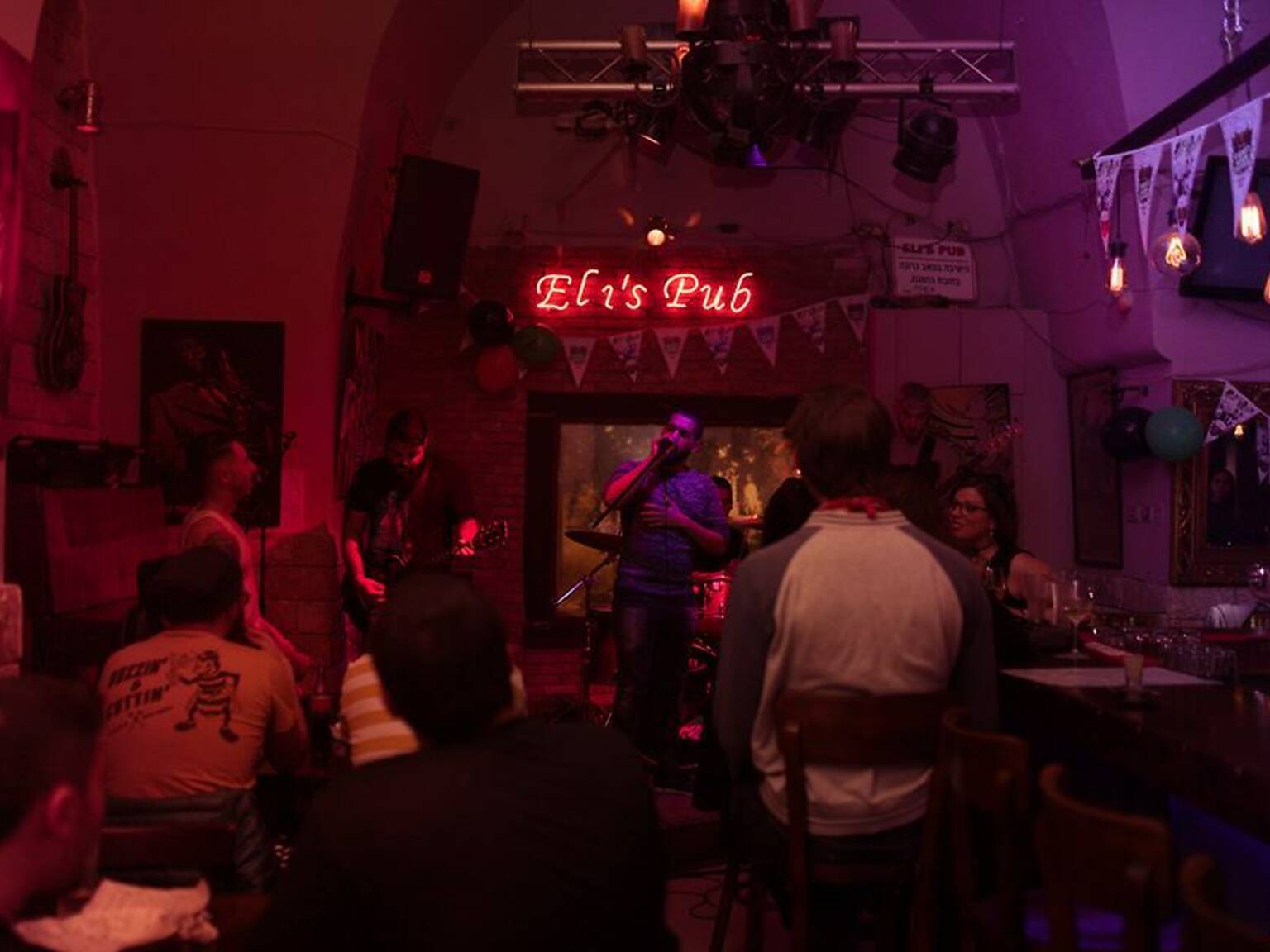 The ten best bars, live music and food in Haifa nightlife