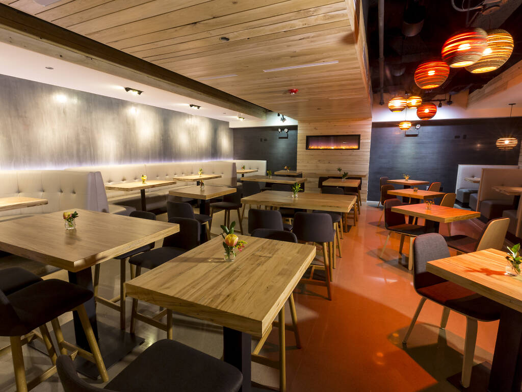 9 Best Navy Pier Restaurants For Burgers, Seafood and More