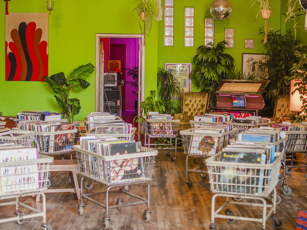 22 Best Record Stores in Chicago for Vinyl, CDs and More