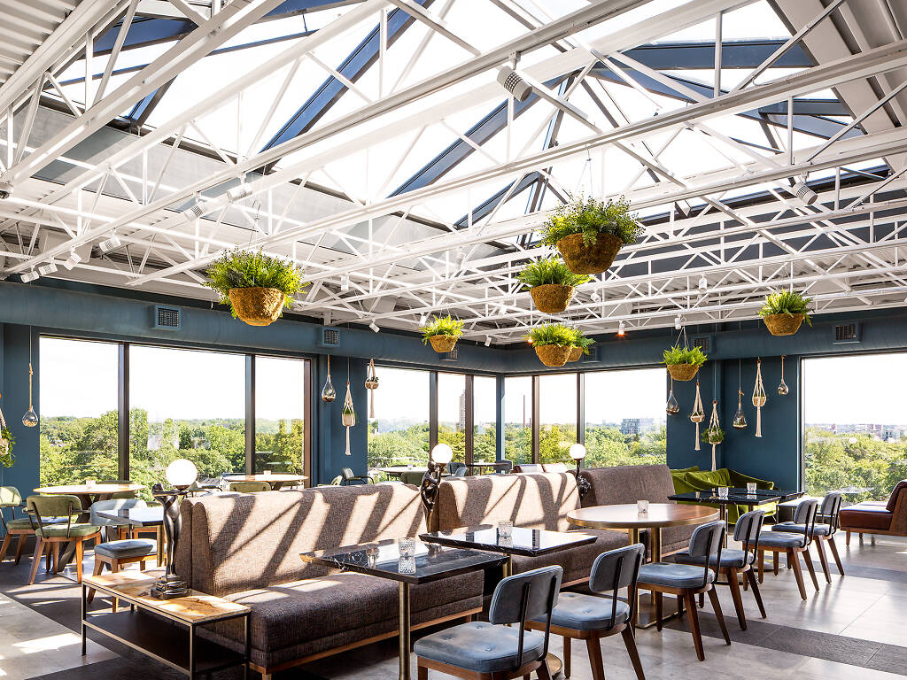 20 Best Bars in Toronto to Check Out Right Now