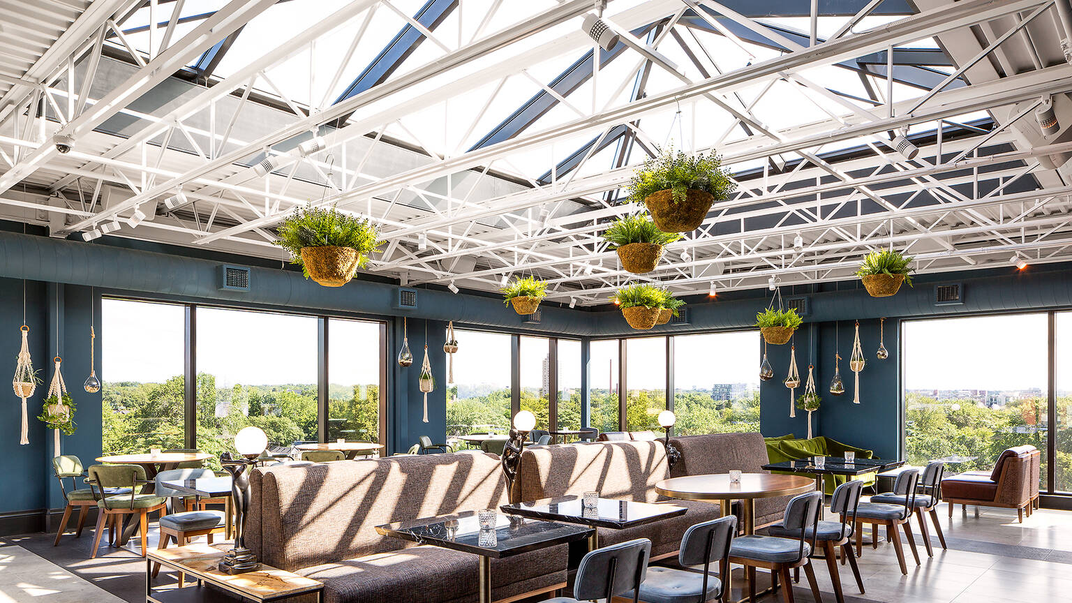 20 Best Bars in Toronto to Check Out Right Now