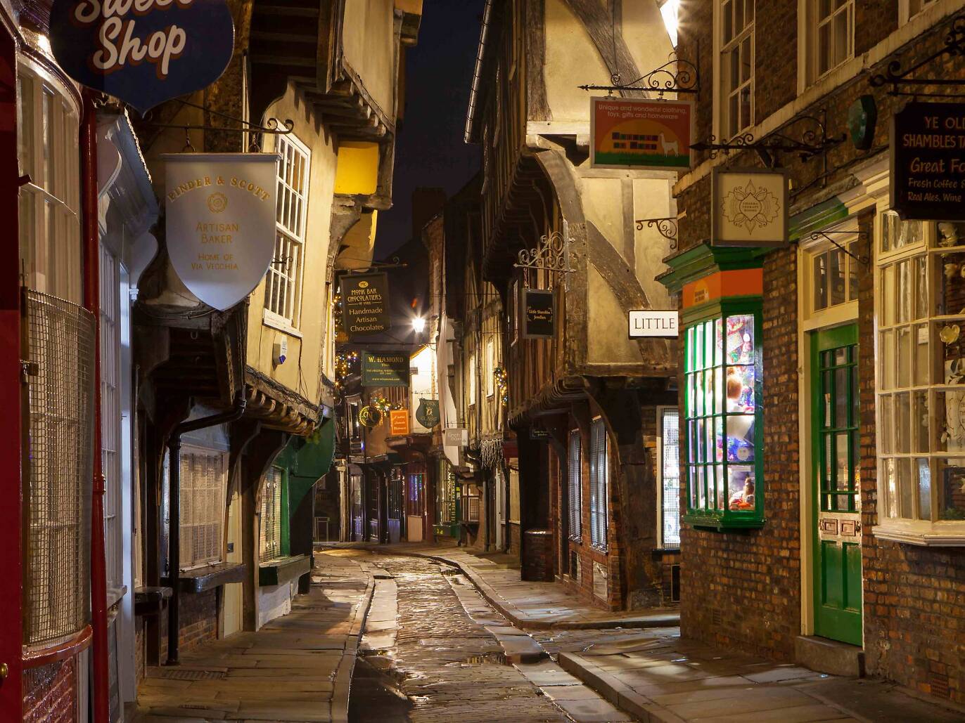 14 Best Harry Potter Places to Visit, Including Film Sets