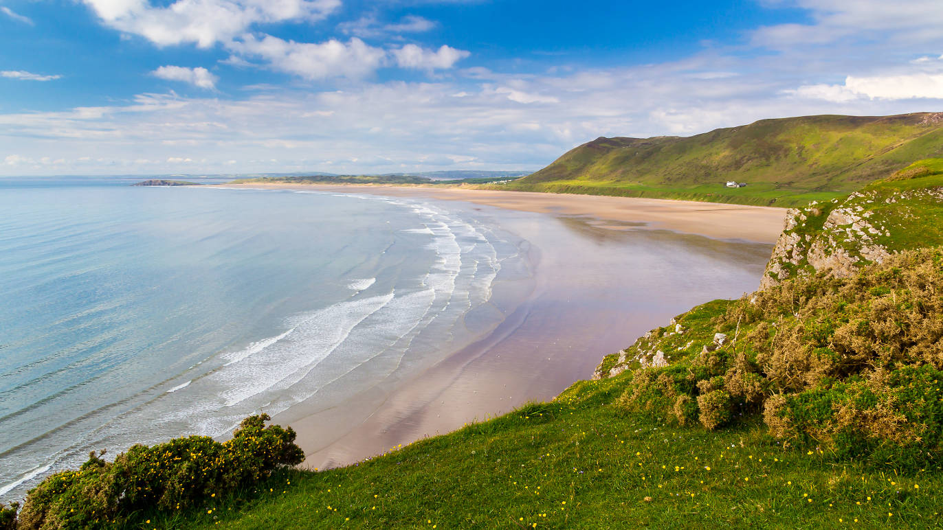 37 Brilliant Beaches in the UK for 2024, for Sandy Bays and Swimming