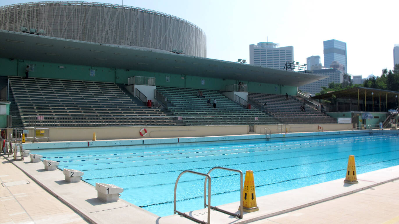 Best Swimming Pools in Hong Kong - From Indoor Pools To Rooftops Views