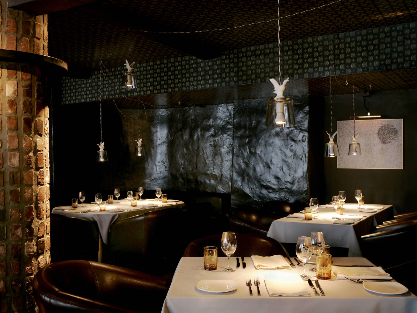 31 Best Old Montreal Restaurants You Need to Eat at Right Now