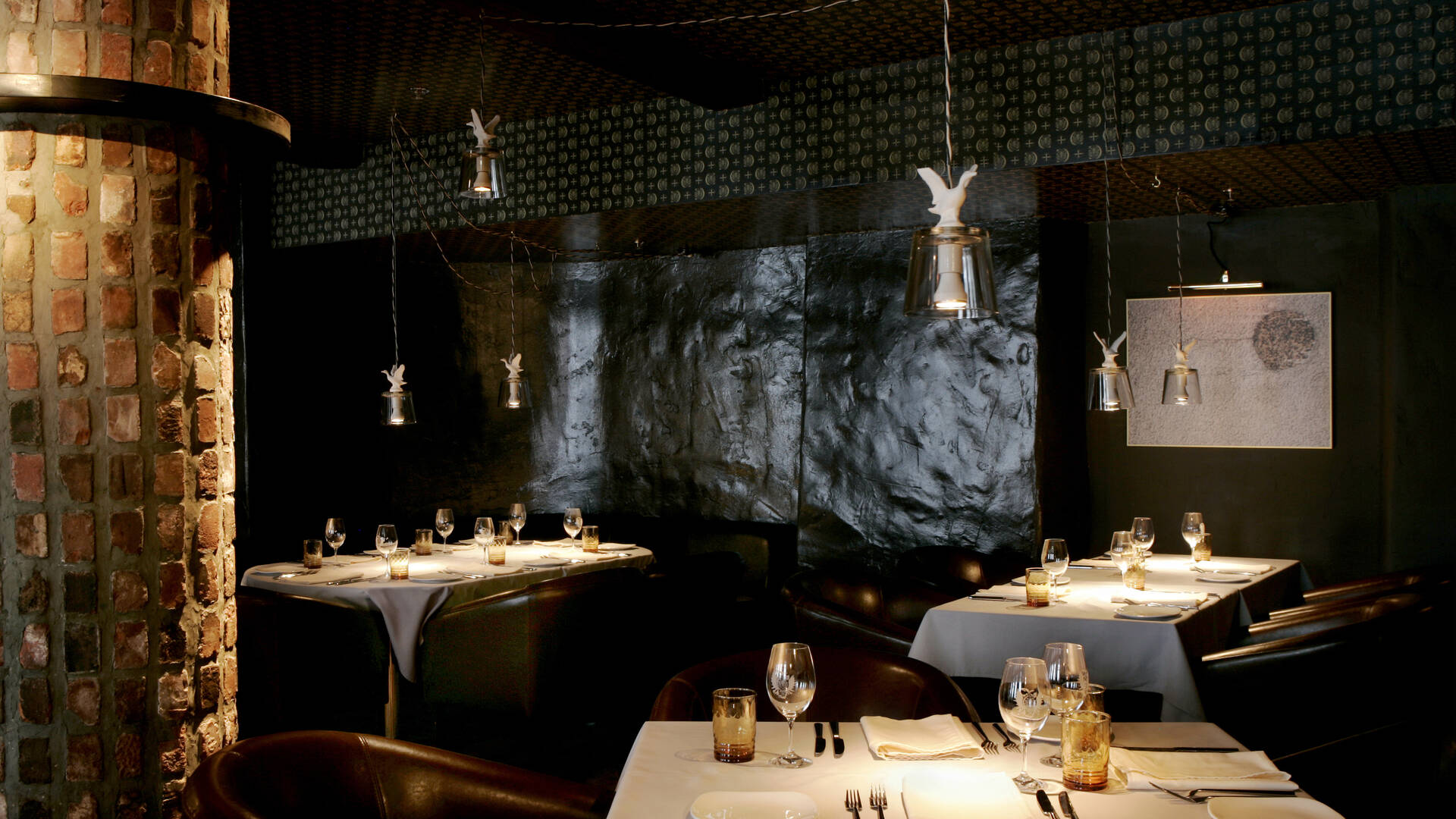 31 Best Old Montreal Restaurants You Need to Eat at Right Now