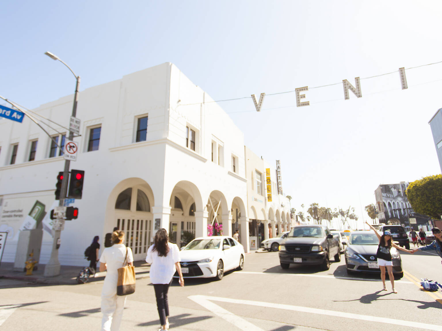 9 Bad L.A. Habits (And 9 Better Ones to Replace Them With)