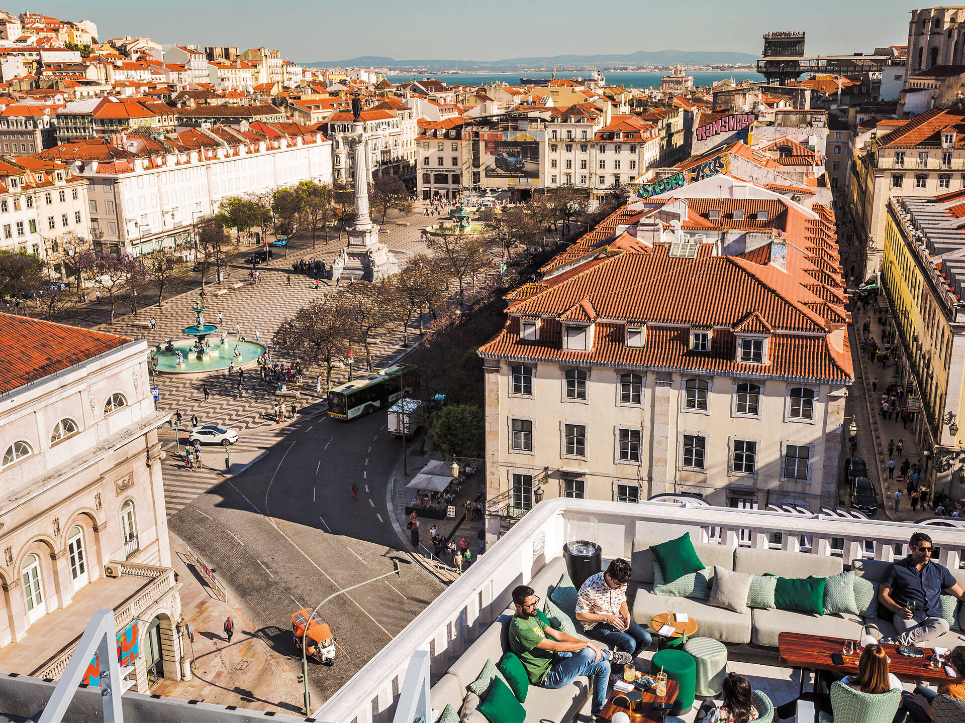 Copos ao pôr-do-sol: os melhores rooftops em Lisboa