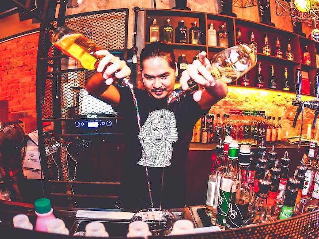 9 Best Bars With Free-Flow Alcohol In Singapore