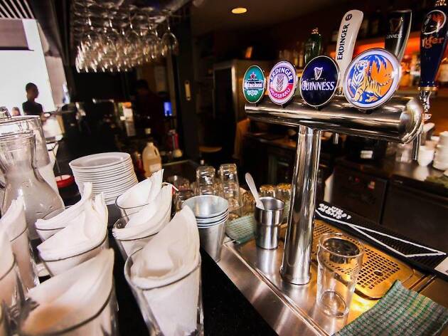 Bar on Chulia | Bars and pubs in Raffles Place, Singapore