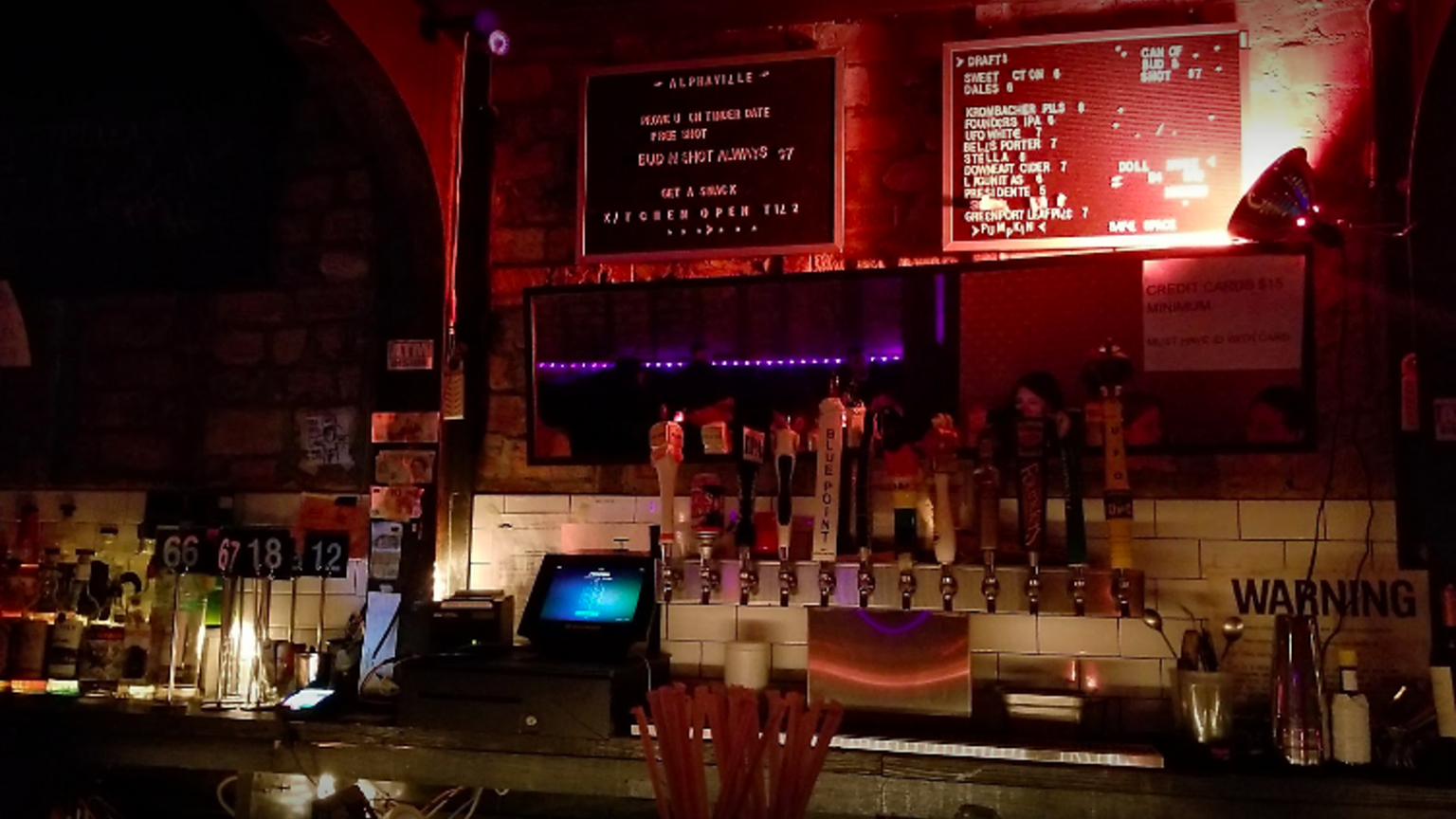 12 Cheap Bars in NYC To Try Tonight