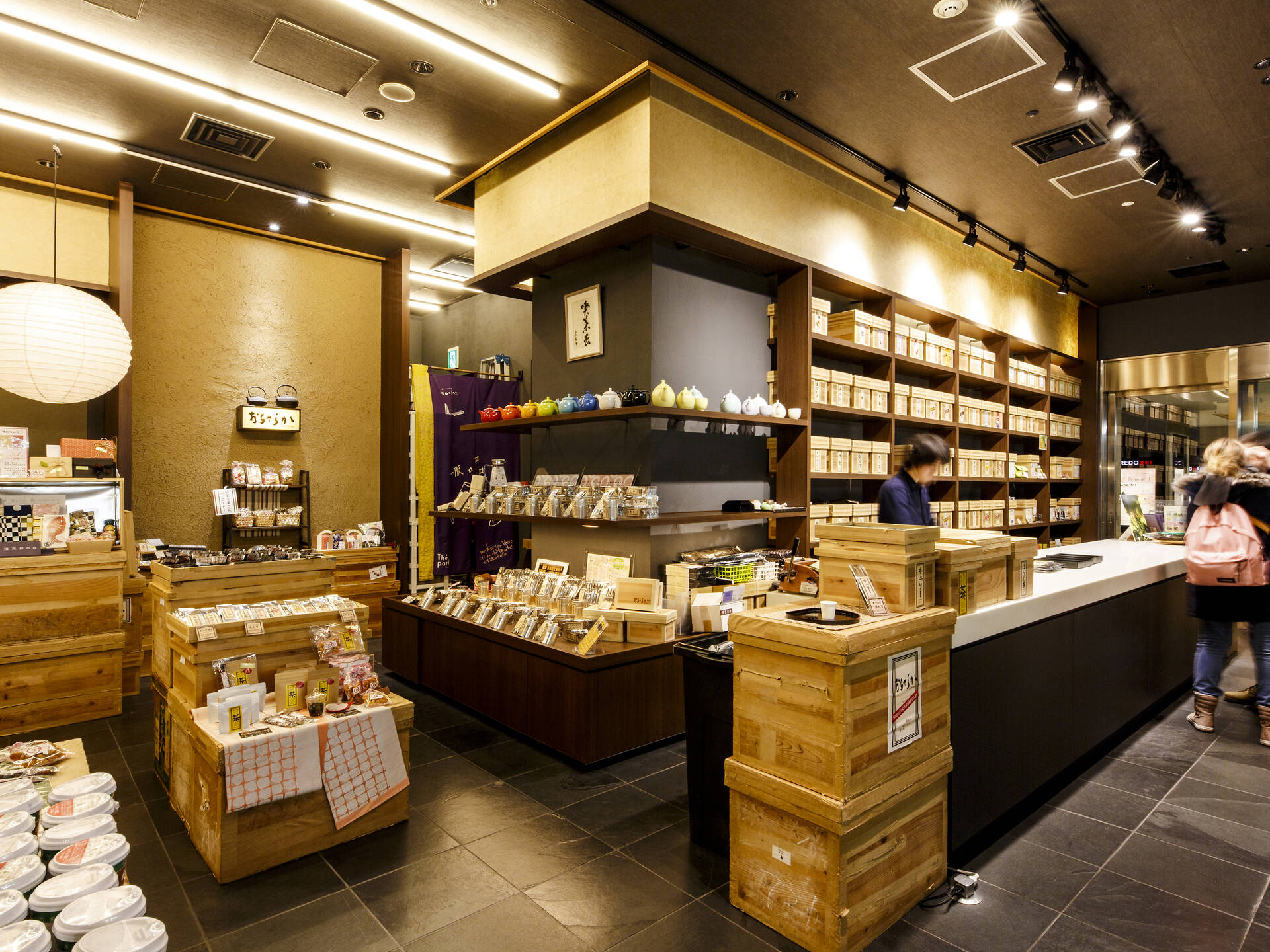 Where to shop for regional Japanese souvenirs and crafts in Tokyo