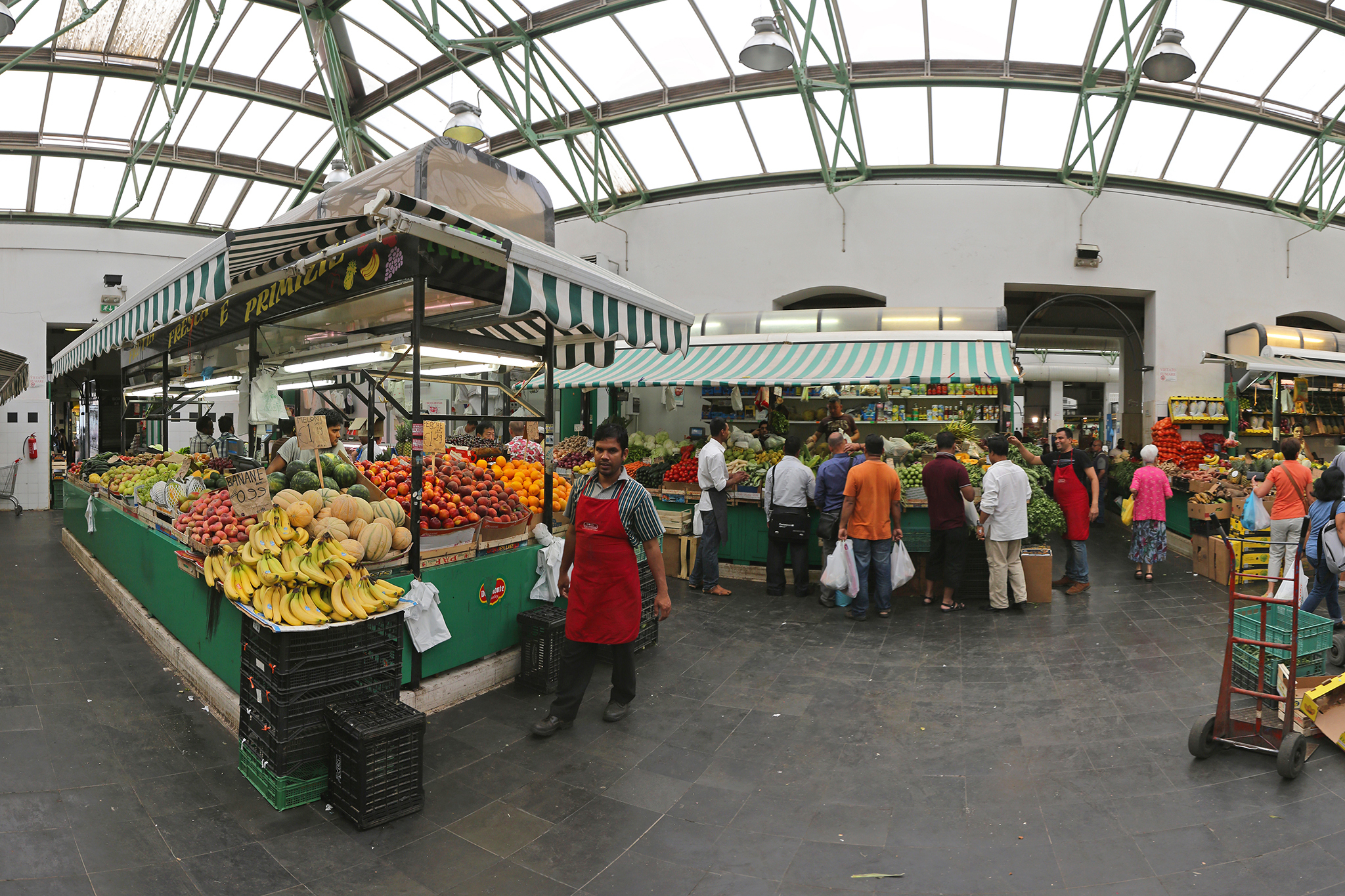 11 Best Markets in Rome to Shop for Food and Fashion