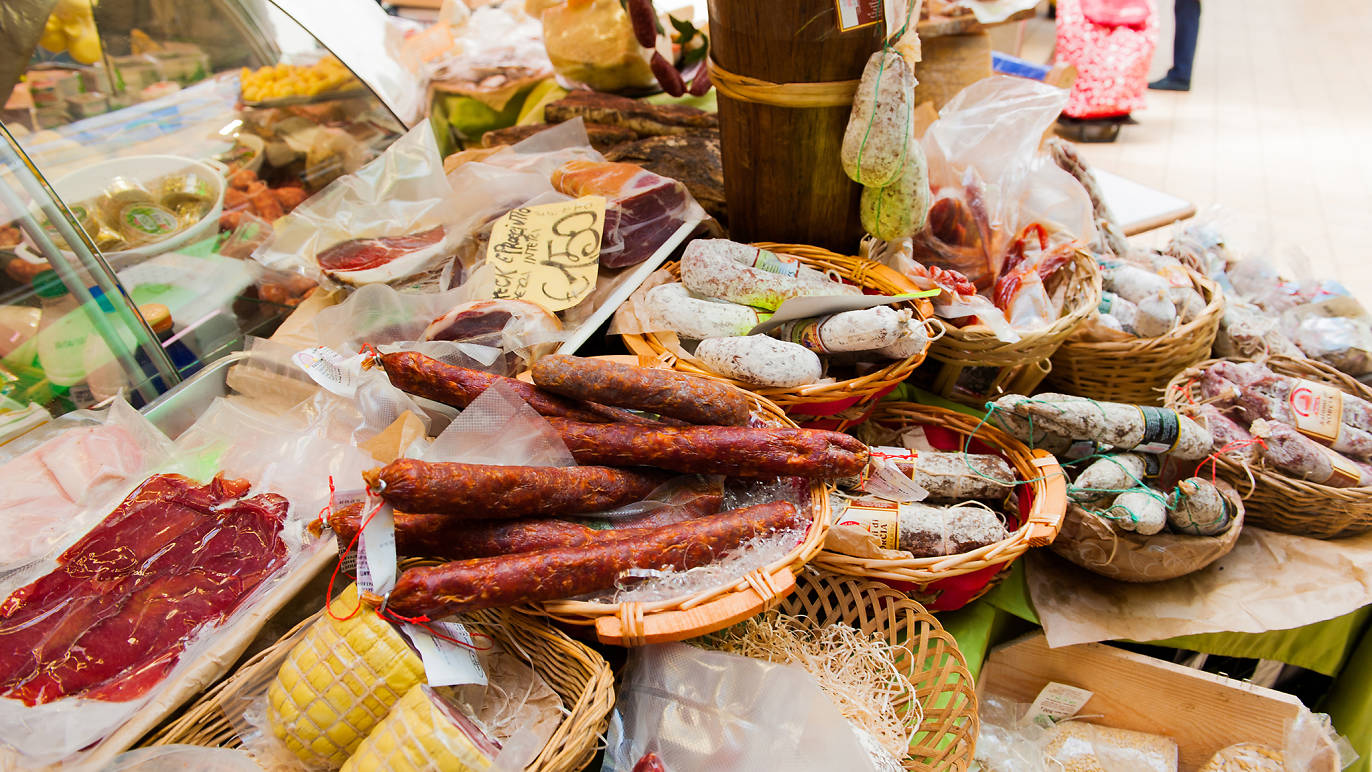 10 Best Markets in Rome, By A Local | Flea Markets, Food and More