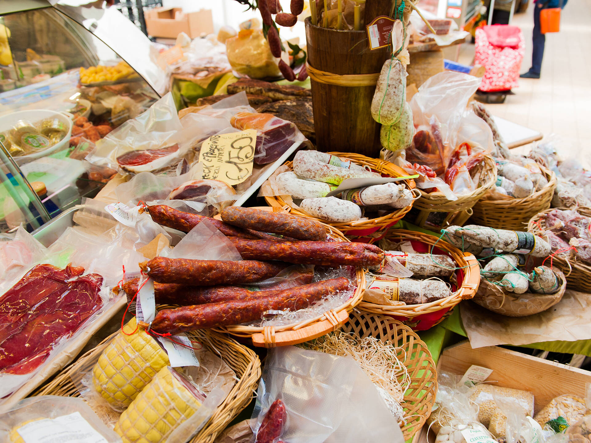 10 Best Markets in Rome, By A Local | Flea Markets, Food and More