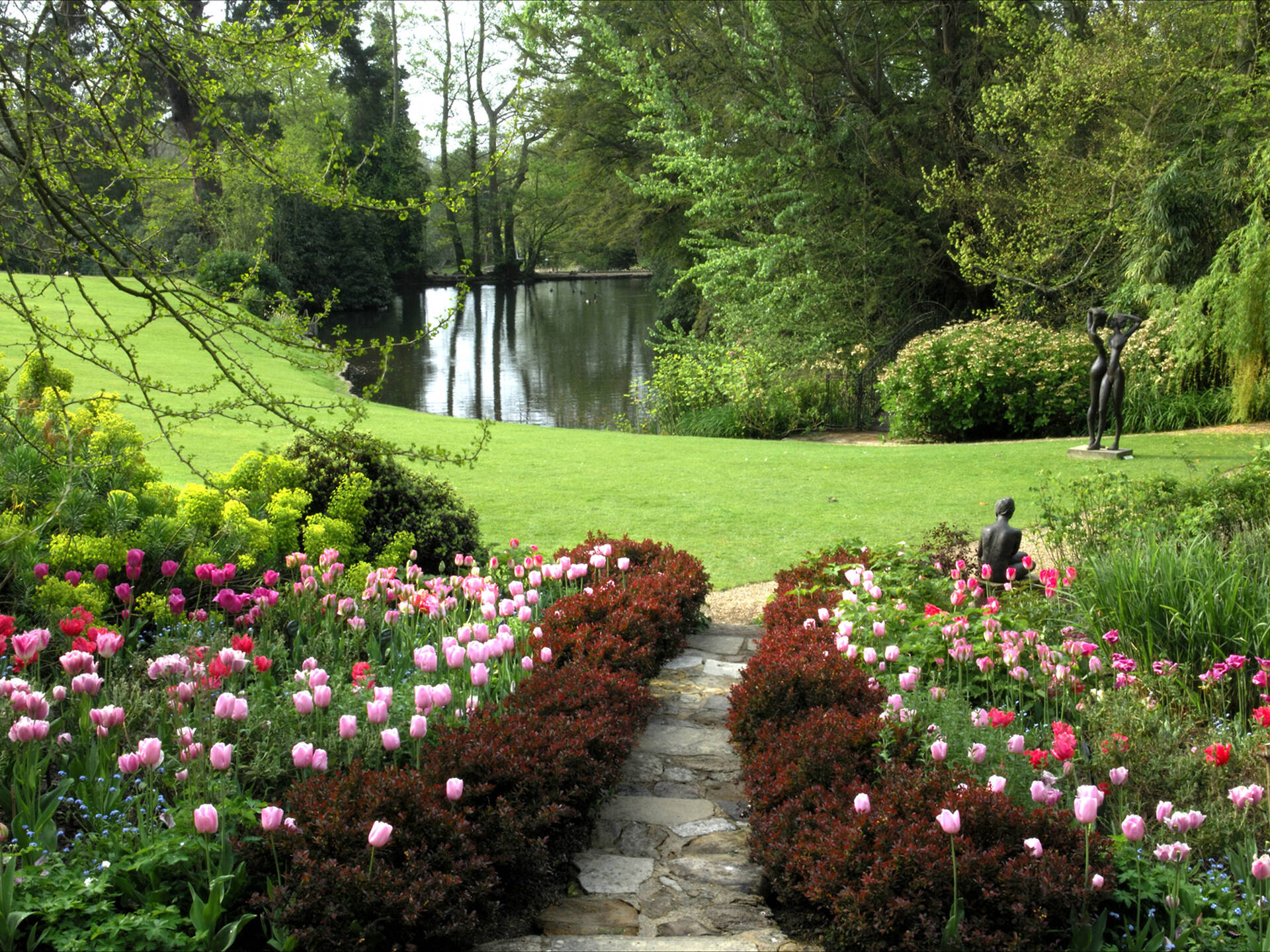 12 Day Trips From London For Flower Lovers: Flower Fields Near London