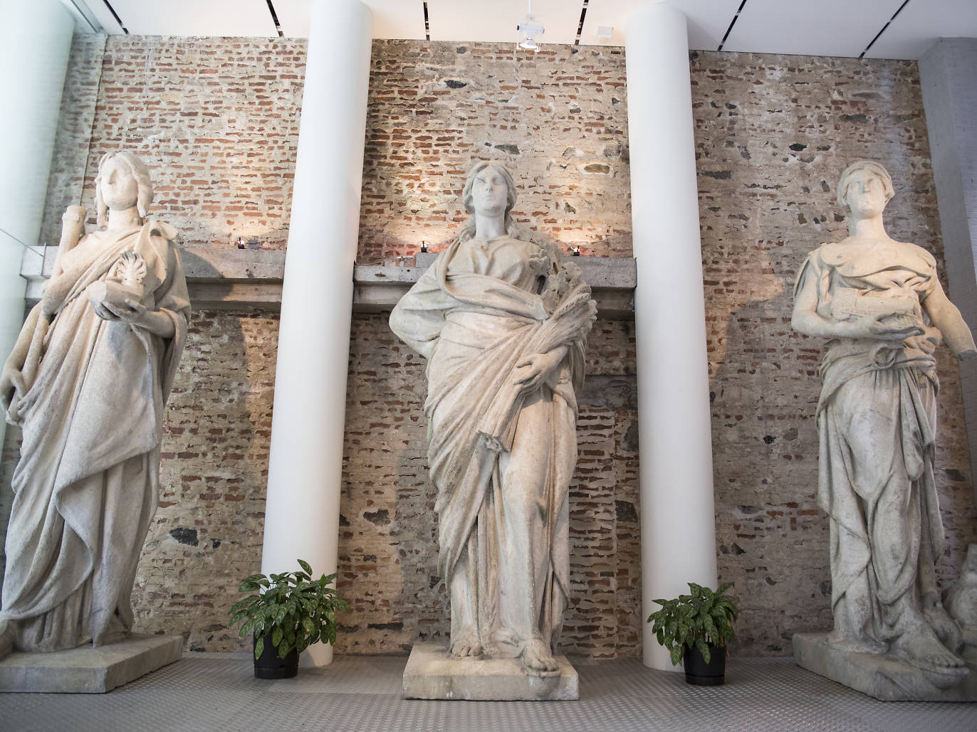 15 Best Montreal Libraries That Will Satisfy Your Inner Bookworm