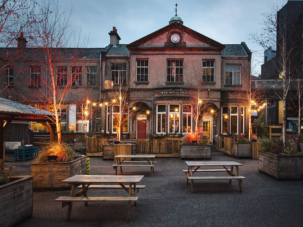 15 Best Bars in Edinburgh Right Now