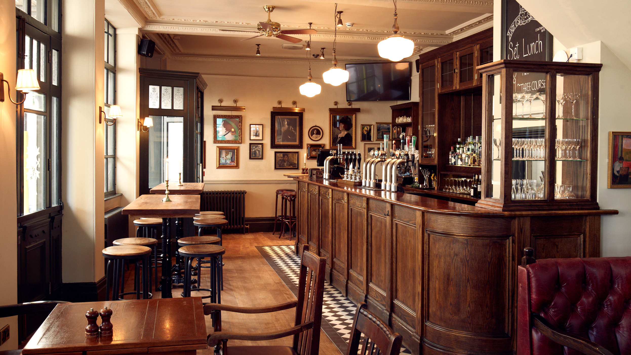 The Lady Ottoline | Bars and pubs in Bloomsbury, London